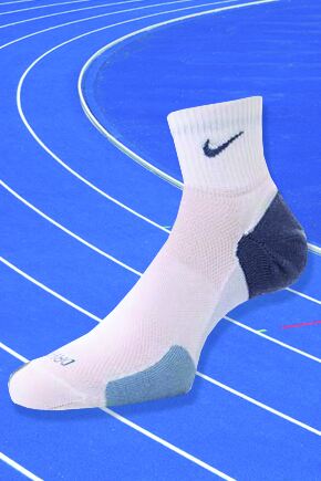 Ladies 1 Pair Nike Elite Running Cushioned Left & Right Quarter Socks ...